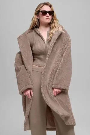 Alo Yoga Oversized Sherpa Trench Jacket - Chai Latte | Editorialist